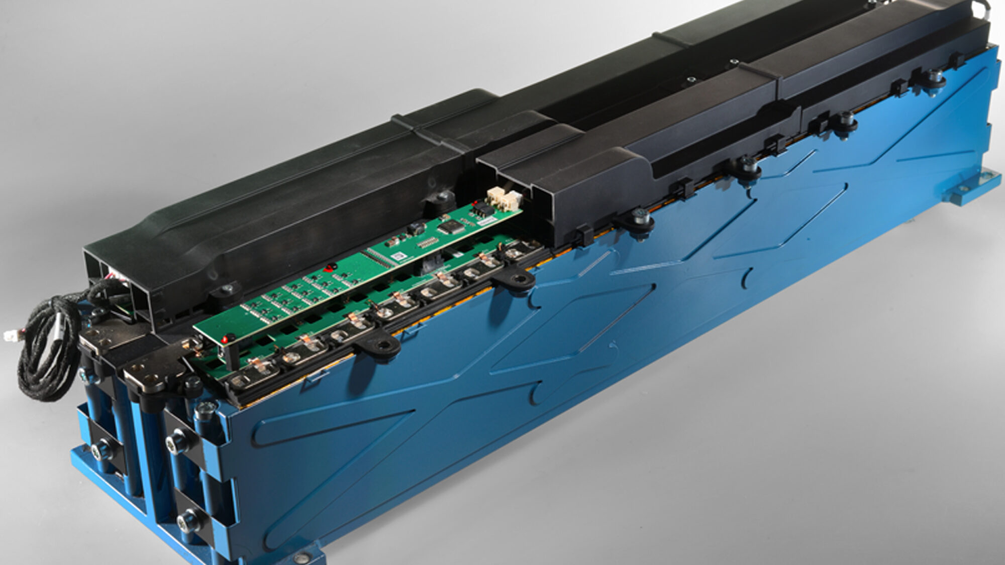 FEV´s new Battery Concept for High-Performance Hybrid Vehicles