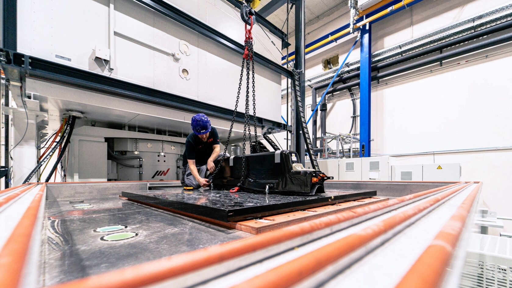 FEV eDLP - The innovative battery development and testing center - FEV ...